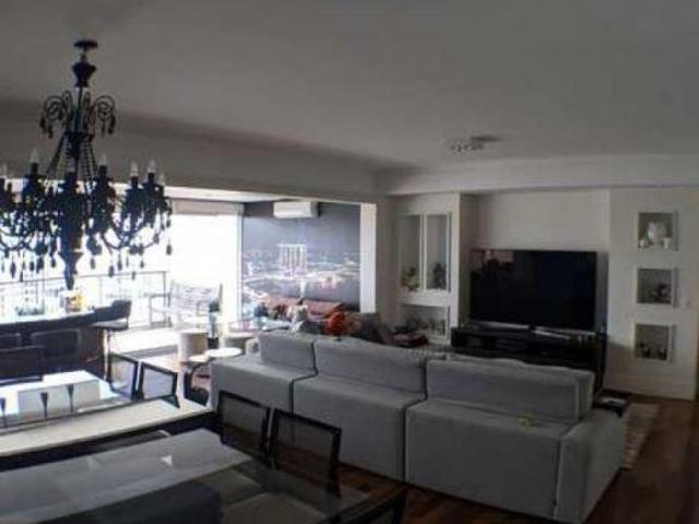 Apartamento com 305 m², Varanda Gourmet, 4 Dormitórios sendo 4 Suítes, 3 Vagas