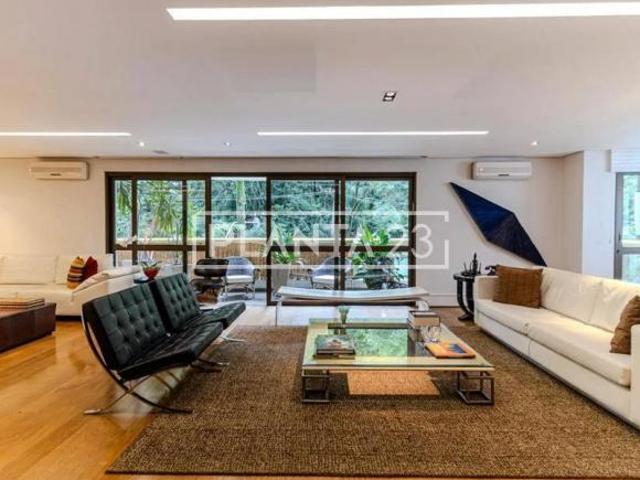 Apartamento com 303 m², 3 quartos sendo 3 suítes à venda no bairro Higienópolis
