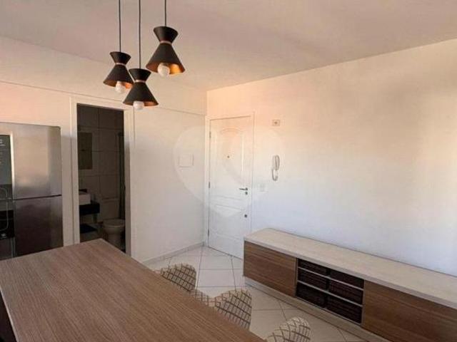 Apartamento com 30 m² e 1 quarto à venda em Portão