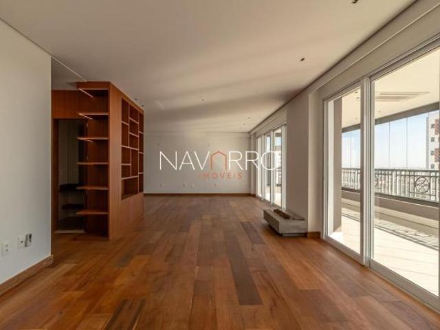 Apartamento com 314 m², 4 quartos sendo 4 suítes à venda no bairro Campolim
