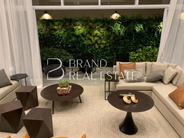 Apartamento com 330 m², 4 quartos sendo 4 suítes à venda no bairro Itaim Bibi