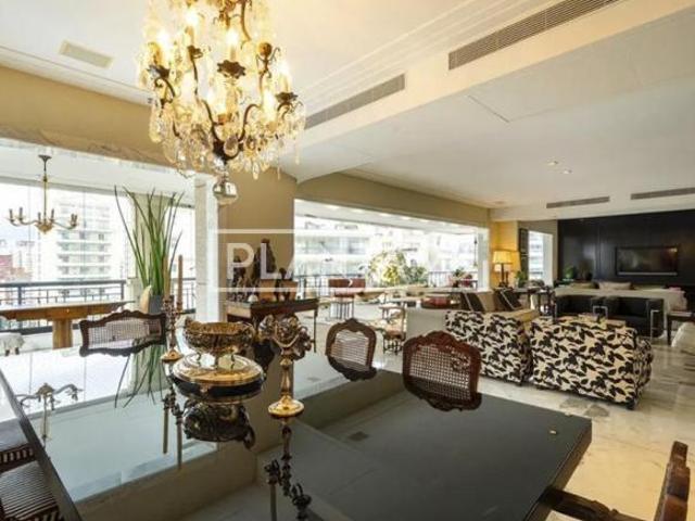 Apartamento com 333 m², 3 quartos sendo 3 suítes à venda no bairro Itaim Bibi