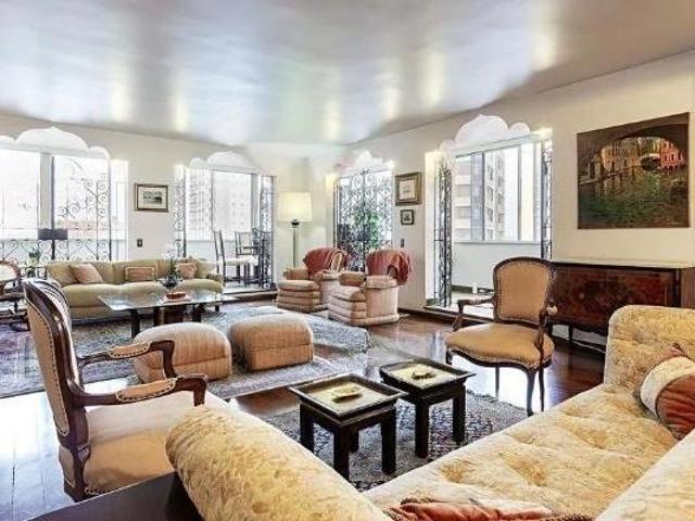 Apartamento com 333 m², 4 quartos sendo 4 suítes à venda no bairro Paraíso