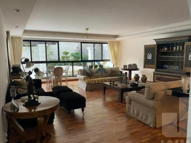 Apartamento, com 350 m² no bairro Santa Cecília
