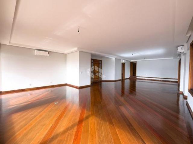 Apartamento com 352m2 junto ao Shopping Moinhos