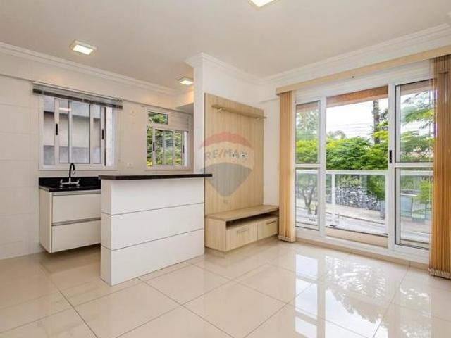 Apartamento com 36 m², 1 quarto, varanda e 1 vaga de garagem coberta no subsolo, localizado no bairr