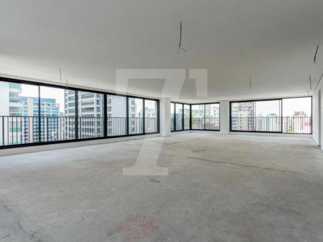 Apartamento com 375 m² à venda em Moema