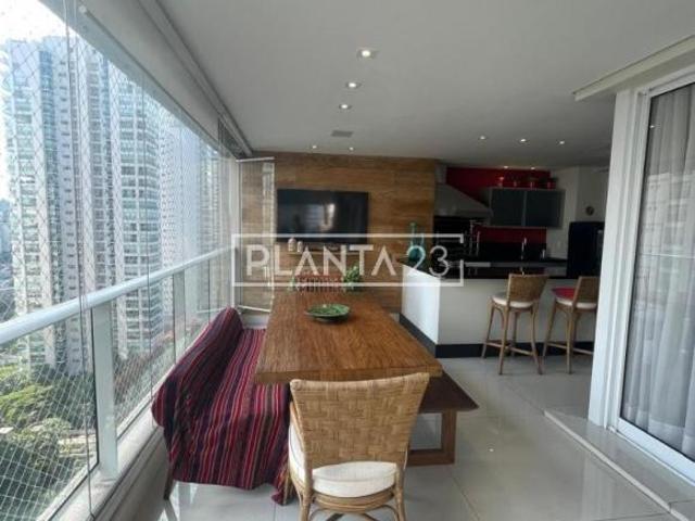 Apartamento com 380 m², 4 quartos sendo 4 suítes à venda no bairro Campo Belo