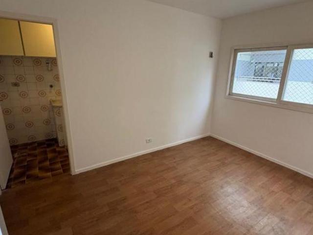 Apartamento com 38m², 1 dormitório amplo com armário, 10° andar, 1 vaga de garagem, 3 quadras do met