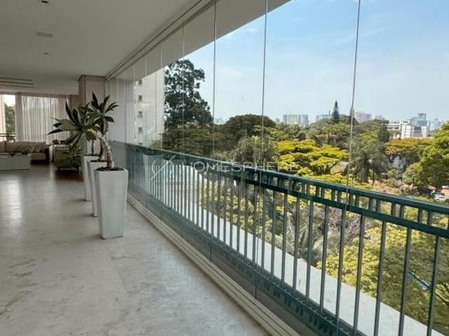 Apartamento com 406 m², 4 quartos sendo 4 suítes à venda no bairro Ibirapuera