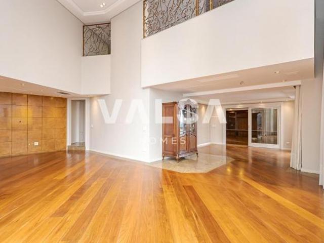 Apartamento com 412 m², 4 quartos sendo 4 suítes à venda no bairro Batel