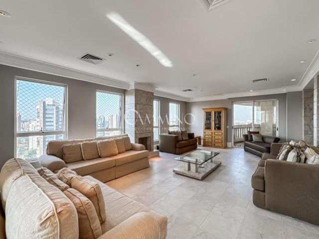 Apartamento com 413 m², 4 suítes e 4 vagas à venda no Ecoville!
