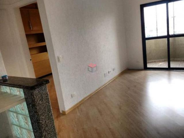 Apartamento com 42m² com sala ampla com sacada envidraçada localizado no Centro de São Bernardo do C