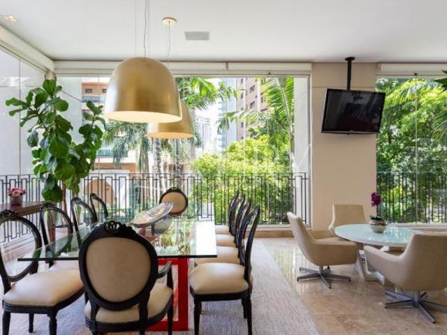 Apartamento com 438 m², à venda no Itaim Bibi