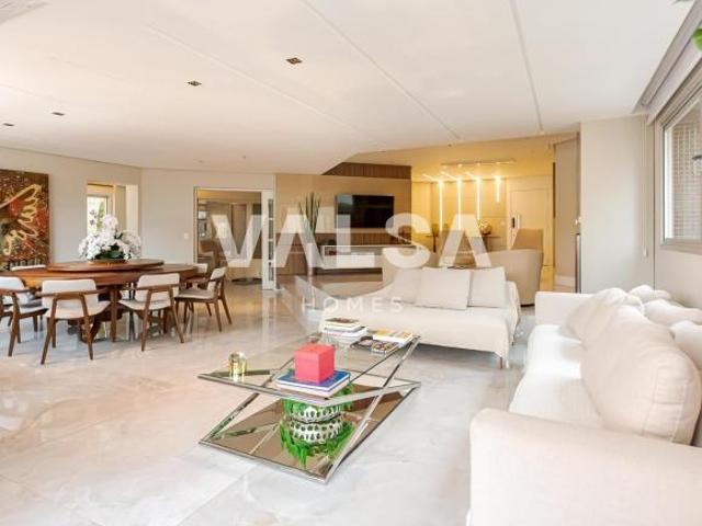 Apartamento com 441 m², 4 suítes e 4 vagas à venda no bairro Água Verde