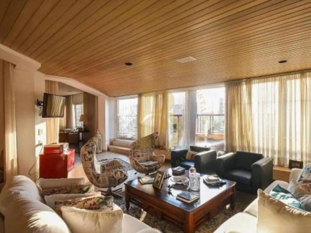 Apartamento com 450 m², 4 quartos sendo 4 suítes à venda no bairro Morumbi