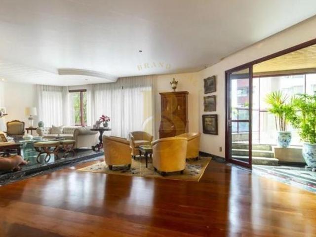 Apartamento com 450 m², 4 quartos sendo 4 suítes à venda no bairro Morumbi
