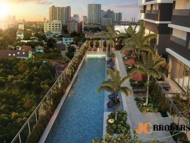 Apartamento com 47 m² 2 Dormitórios Porta balcão do estar para o terraço Andar alto