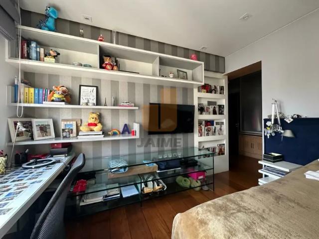Apartamento com 4 Dormitórios 6 Vagas em Vila Mariana