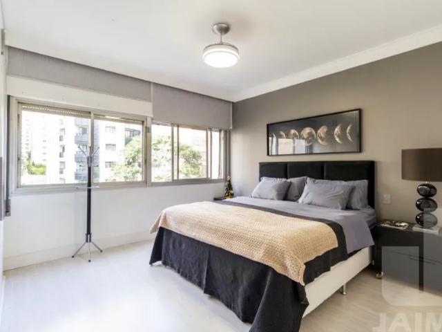 Apartamento com 4 dormitórios 3 suítes e 4 vagas no Jardim América