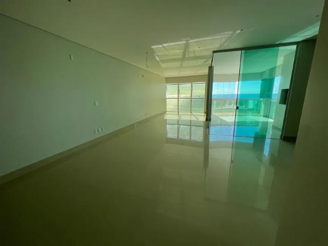 Apartamento com 4 dormitórios à venda sendo 4 suítes, 240.0 m² por R$ 6.700.000,00 Meia Praia