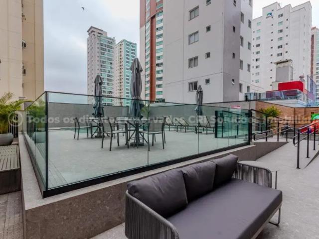 Apartamento à com 4 dormitórios sendo 2 suítes no Sun Beach em Balneário Camboriú