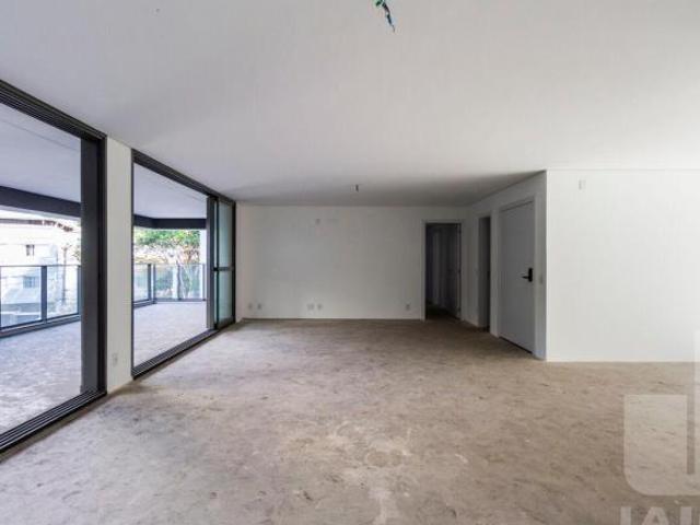 Apartamento com 4 Dormitórios 4 Vagas em Sumaré