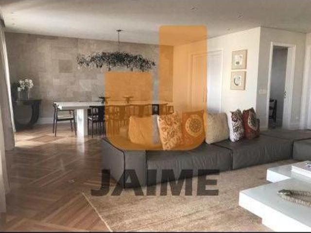 Apartamento com 4 Dormitórios 5 Vagas em Higienópolis