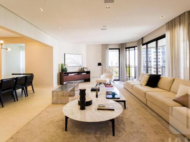 Apartamento com 4 Dormitórios 5 Vagas em Higienópolis