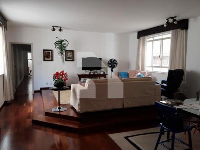 Apartamento com 4 dormitórios, 1 suíte na Santa Cecilia