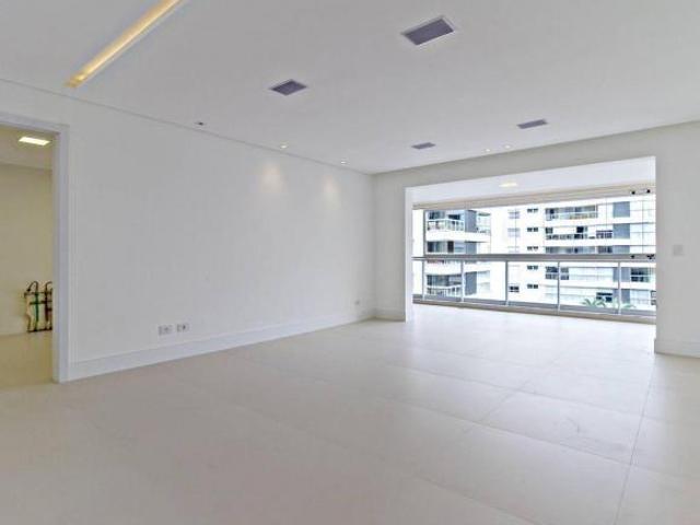 Apartamento com 4 Quartos, 2 Suítes, 188M², à Venda por R$ 2.850.000,00 Água Verde, Curitiba Pr