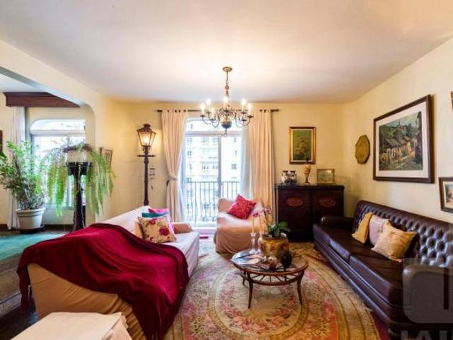 Apartamento com 4 Dormitórios 2 Vagas em Higienópolis