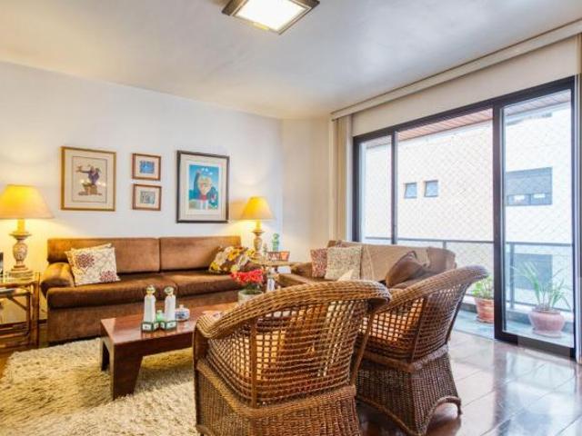 Apartamento com 4 Dormitórios 2 Vagas em Perdizes