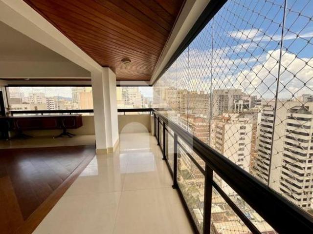 Apartamento com 4 dormitórios, 3 suites e 3 vagas na Santa Cecília
