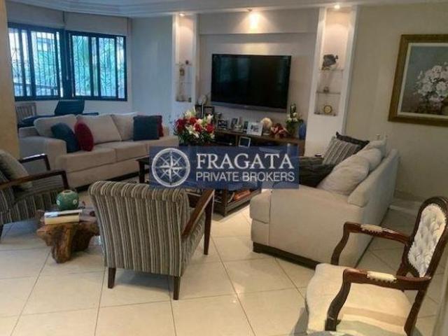 Apartamento com 4 dormitórios, 3 Suítes e 4 Vagas à venda, 210 m² Higienópolis