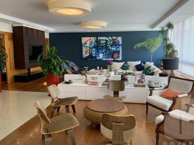 Apartamento com 4 Dormitórios 3 Vagas em Higienópolis