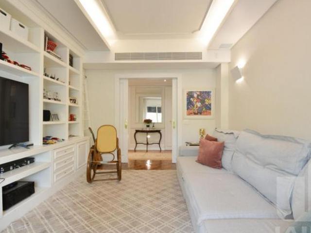 Apartamento com 4 Dormitórios 3 Vagas em Higienópolis