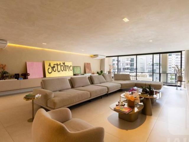 Apartamento com 4 Dormitórios 3 Vagas em Higienópolis