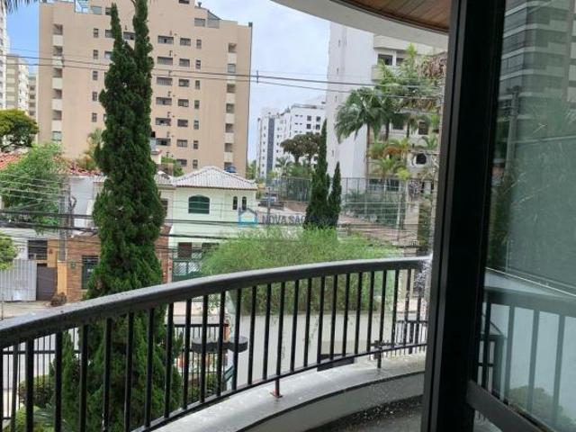 Apartamento com 4 dormitórios à venda no Campo Belo