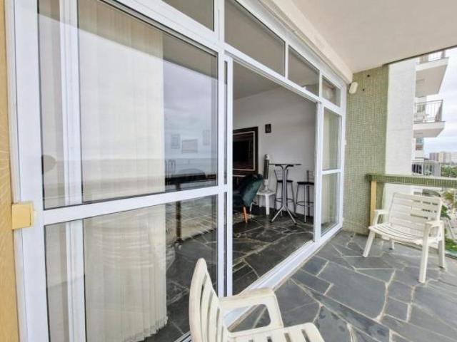 Apartamento com 4 dormitórios à venda, 150 m² por R$ 1.200.000,00 Praia das Pitangueiras Guarujá