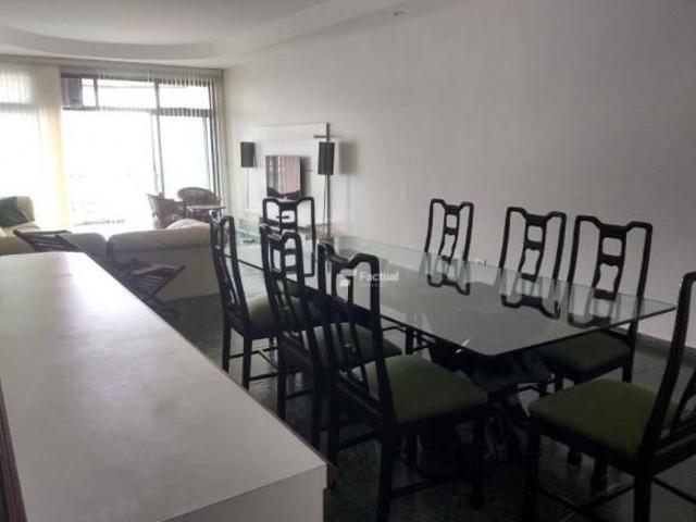 Apartamento com 4 dormitórios à venda, 180 m² por R$ 700.000,00 Enseada Guarujá/SP