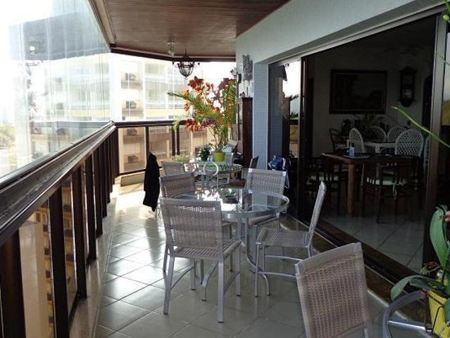 Apartamento com 4 dormitórios à venda, 251 m² por R$ 1.600.000,00