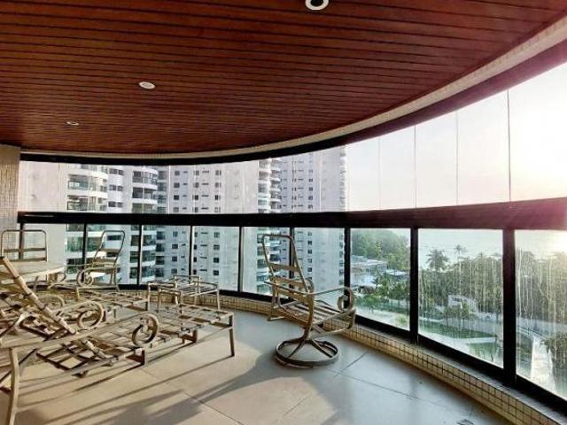 Apartamento com 4 dormitórios à venda, 224 m² por R$ 2.500.000,00 Tortugas Guarujá/SP
