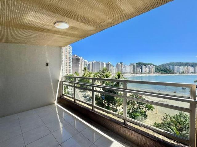 Apartamento com 4 dormitórios, beira mar com vista livre à Venda na Astúrias.