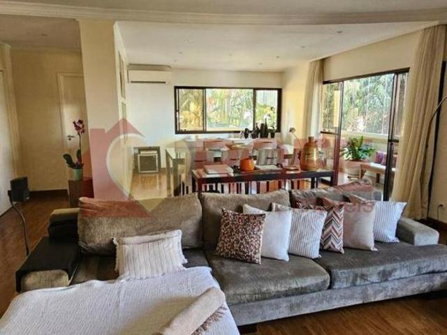 Apartamento com 4 dormitórios e 3 suítes a venda
