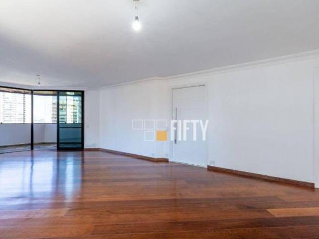 Apartamento com 4 dormitórios e 3 Suítes à venda de 160 m² no Campo Belo