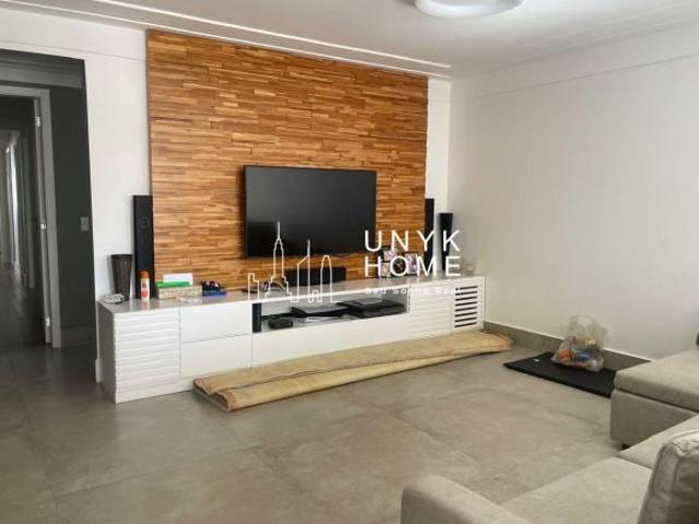 Apartamento com 4 dormitórios em Perdizes