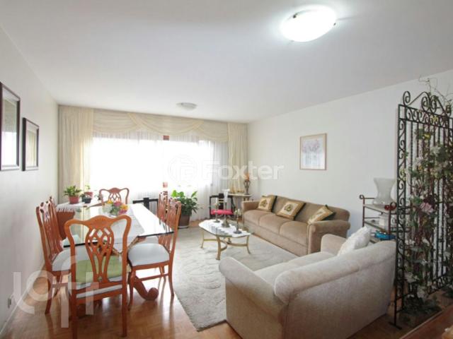 Apartamento com 4 dormitórios em Porto Alegre
