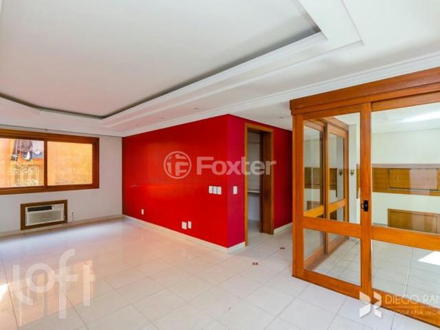 Apartamento com 4 dormitórios em Porto Alegre