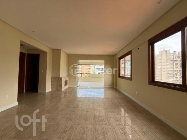 Apartamento com 4 dormitórios em Porto Alegre